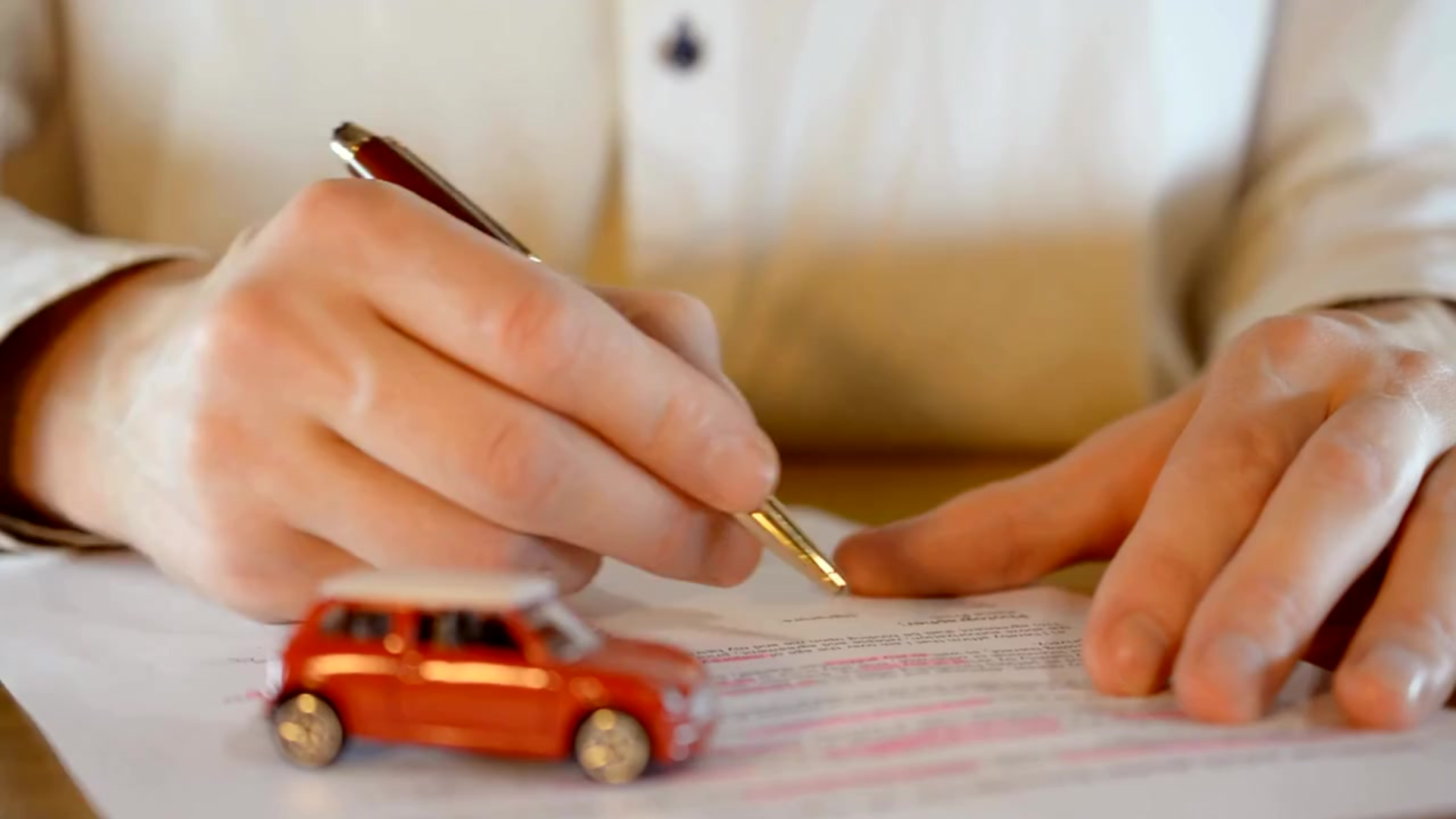 5 Smart Ways to Save on Home and Auto Insurance This Year